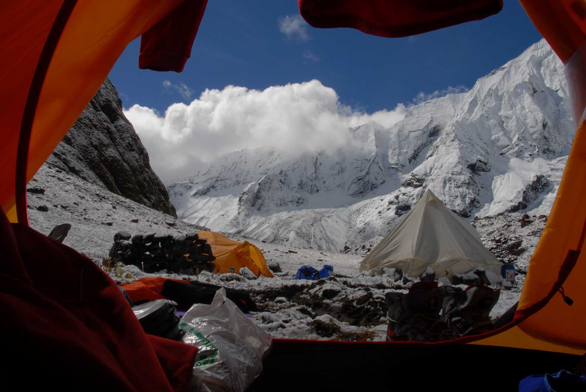 Tomaz Humar klettert solo durch die Annapurna Südwand | Bergsteigen.com